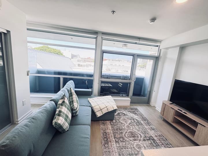 Prime Location In Heart Of Santa Monica! - Santa Monica, CA