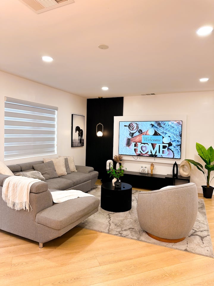 Relaxing Retreat Near Disneyland Center - Orange, CA