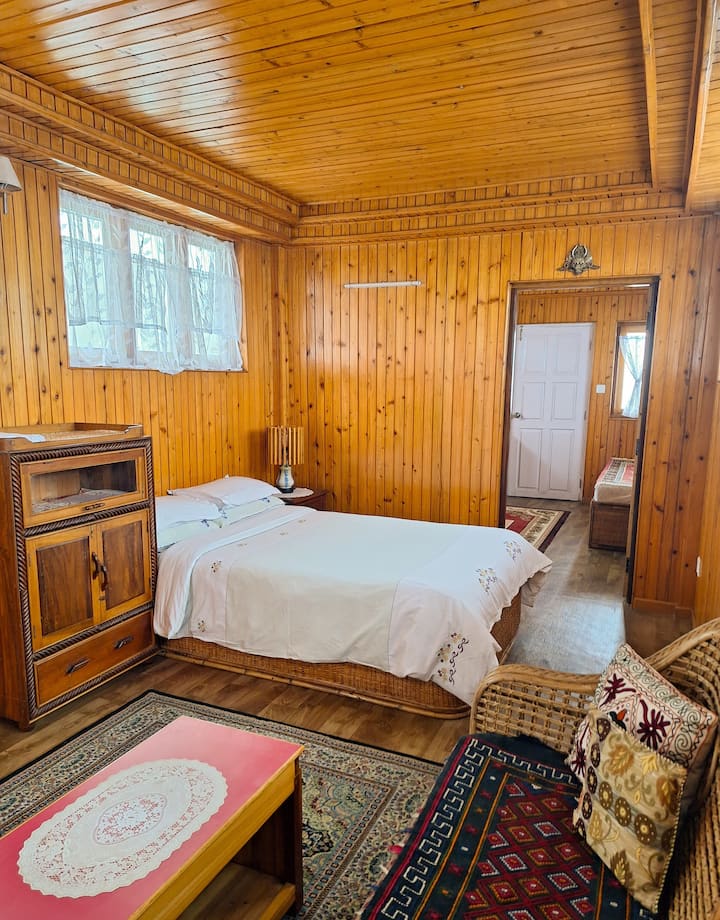 Sewans Place
Studio Terrace - Mirik