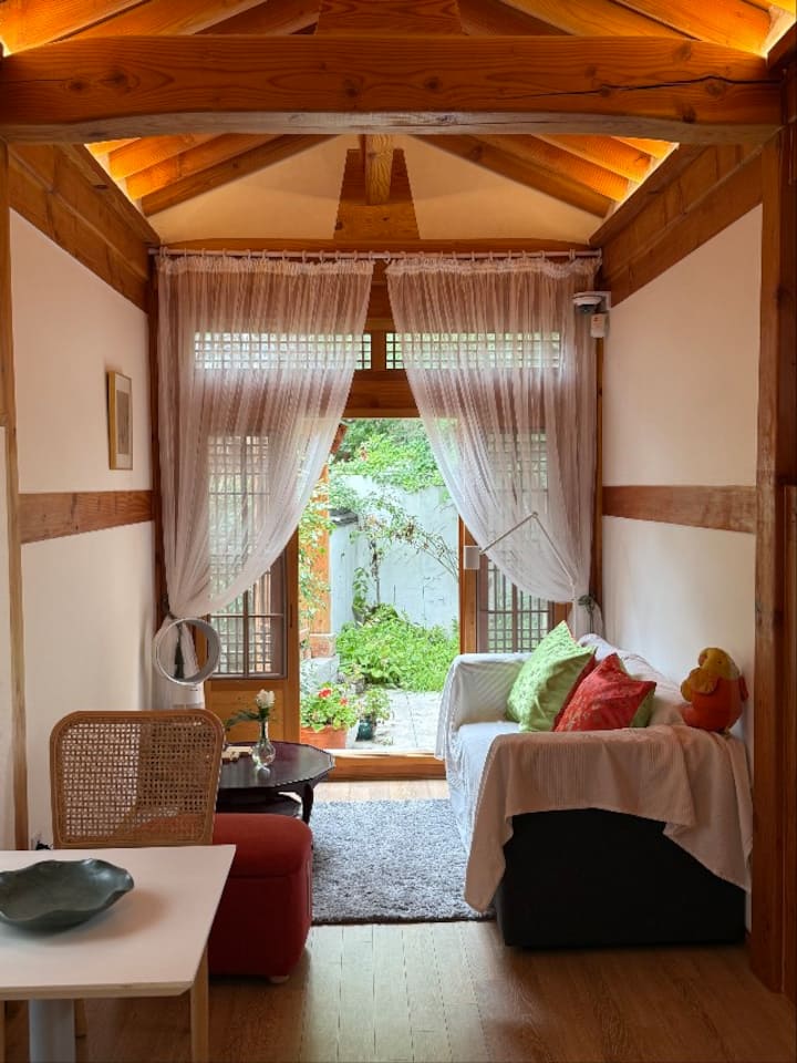 Charming Hanok By Changdeokgung Palace Garden - 수석동