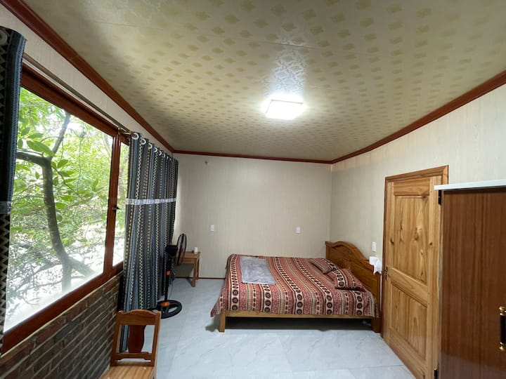 Sông Quê Homestay - China