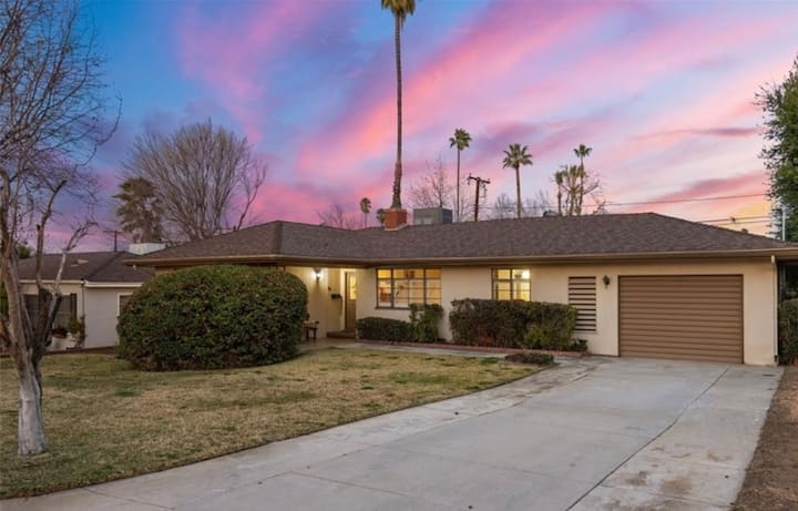 Redlands Retreat Minutes To Downtown & University - Redlands, CA