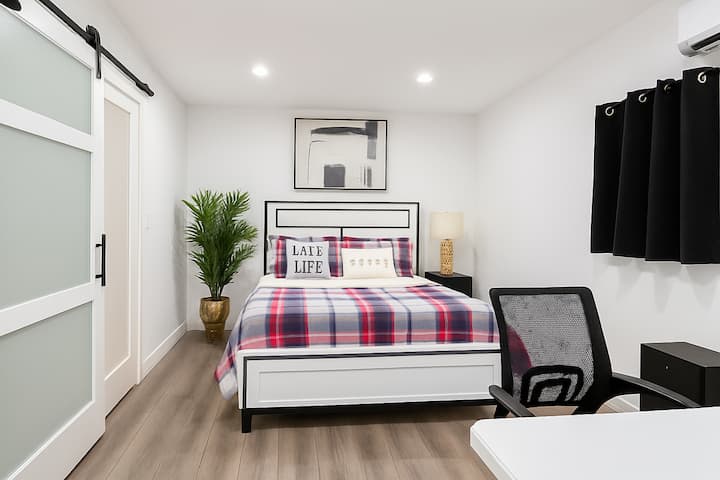 Private Clean Suite Getaway |Work & Relax In Style - Windsor