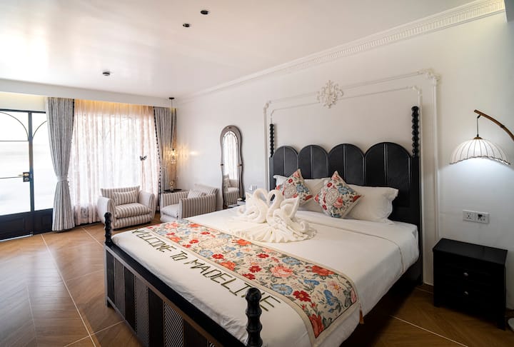 Madeline Paradise Resort (Suite Room King Bed) - Panglao