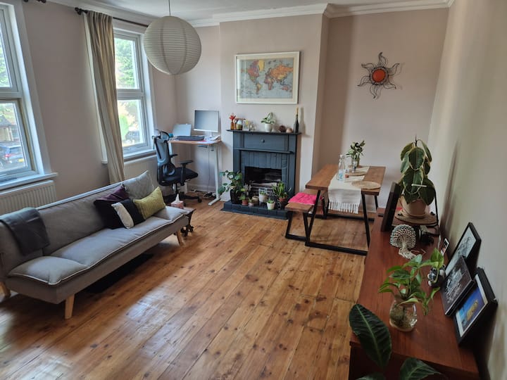 Spacious South London Home With Workspace - Croydon, UK