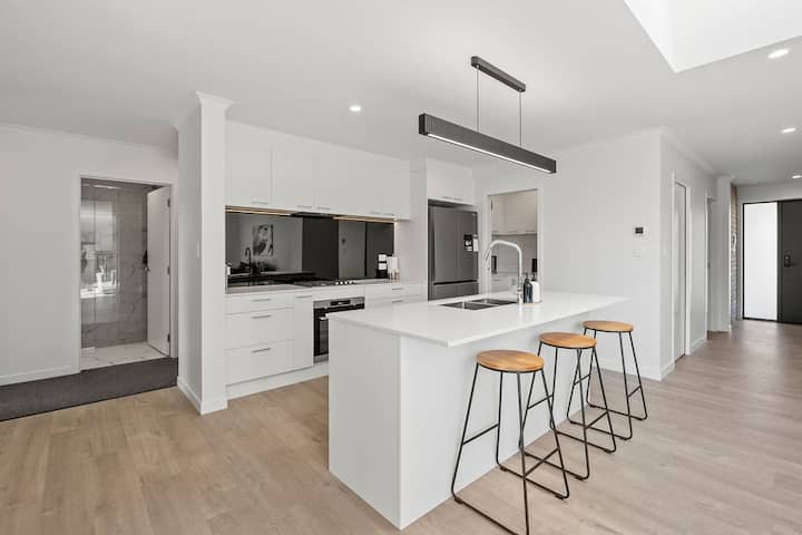 Kamo Oasis. Brand New Home! 3 Bedroom 2 Bathroom - Whangārei