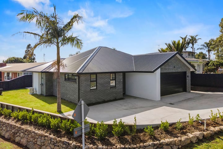 Kamo Oasis - Your Modern Home Away From Home - Whangarei