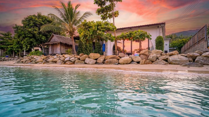 Beachfront: Serenity Sands Villa, Soft Beds, Patio - Koh Samui