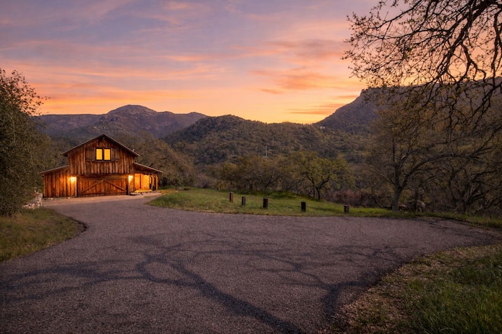 Sunrise Pond Loft - Three Rivers, CA