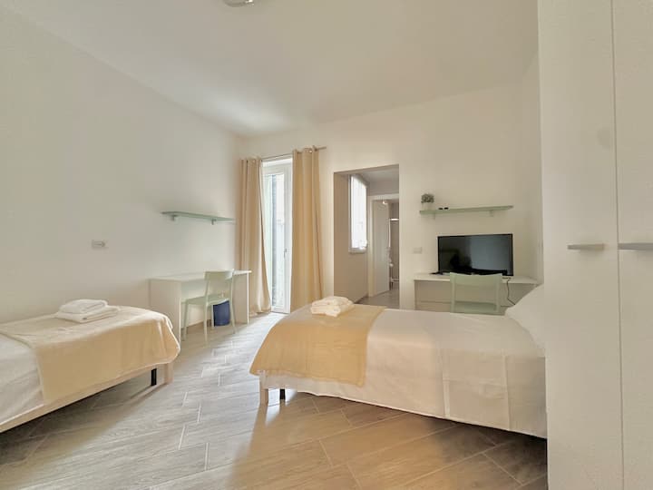 Stanza 1, Bagno Privato Con 2 Letti Singoli - 克雷莫納