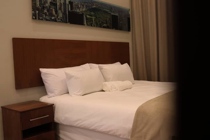 Deluxe Self Catering Room At Umhlanga Apart Hotel - Umhlanga