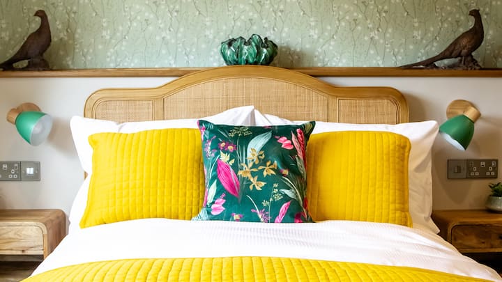 The White Hart Inn - Bramble Double Room - Brentwood