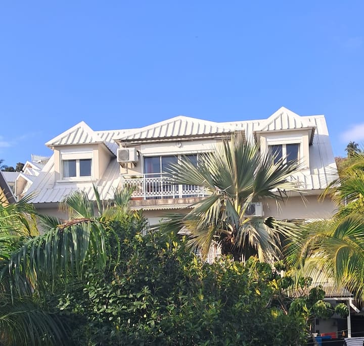 F3 Lumineux Avec Piscine, Vue Mer Et Plage à Pied - Saint-Gilles les Bains