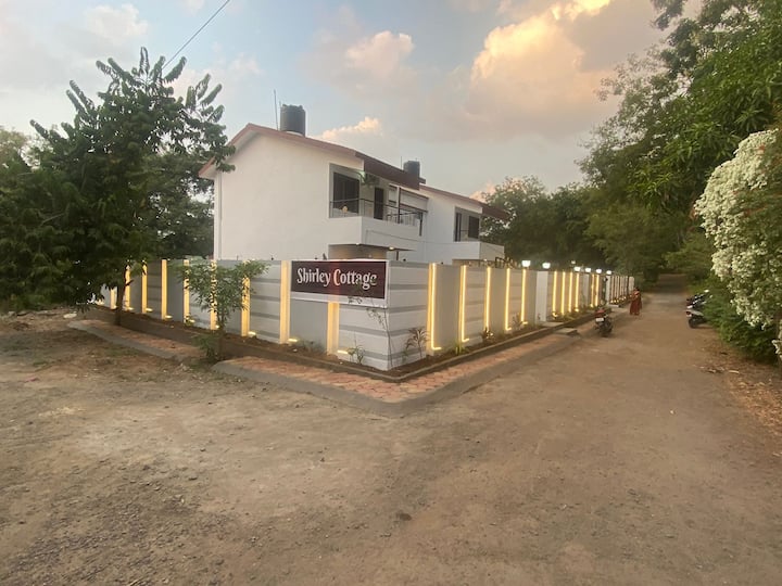 Peaceful 1bhk Home With Kitchen & Sofa - Aurangabad