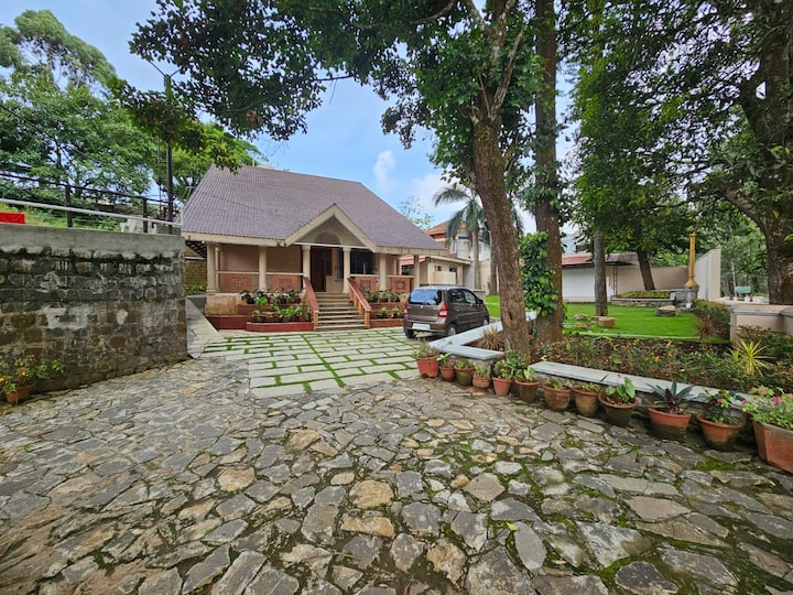 Private Stay Family & Group Villa@ Bookes, Yercaud - Yercaud