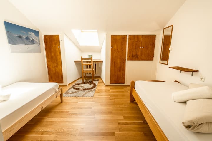 B&b Das Cityhouse - Twin Room W/ Shared Bathroom - Mayrhofen