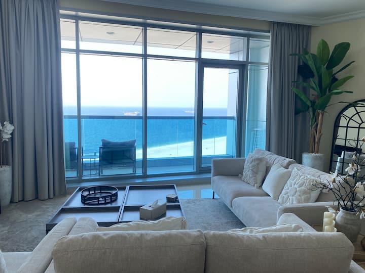 Seaside Gem – 2br Beachfront Apartment - Ajman