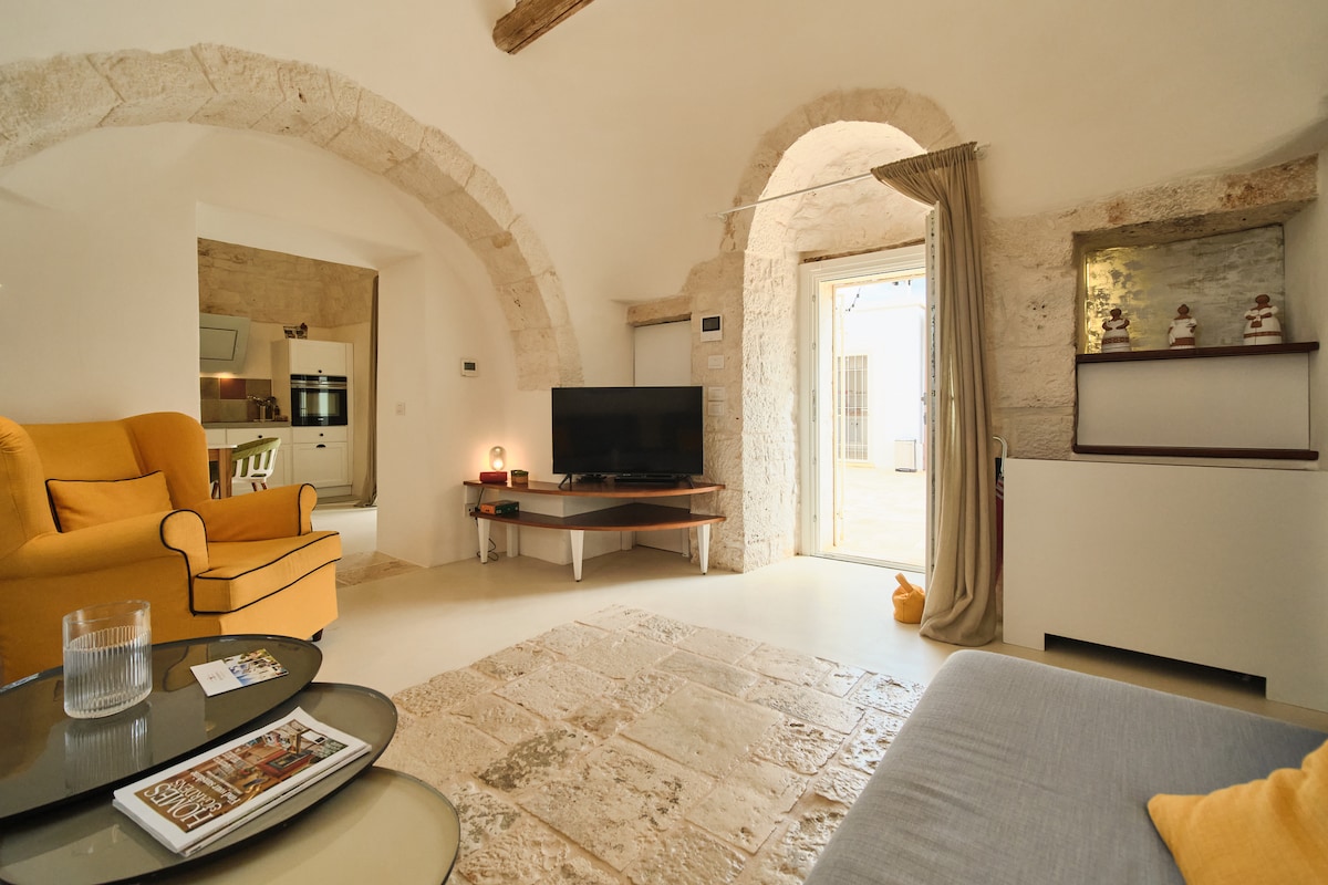 Trullo Fichimori · Relax, spa and pool 2 pax - Trulli (Italy) for Rent ...