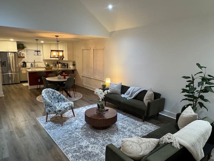 Comfortable & Stylish Home-10min To Lakepoint! - Cartersville, GA