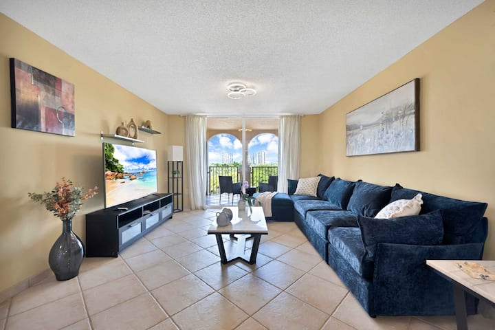Cozy Remodeled 2 Bed Apt Close To Aventura Mall - Aventura, FL