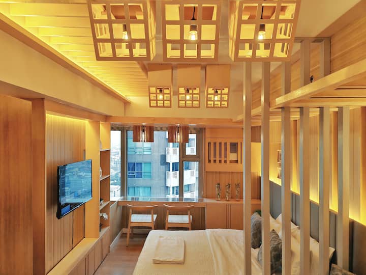 Spectacular Stylish, Clean, In Heart Of Manila - Filipinas