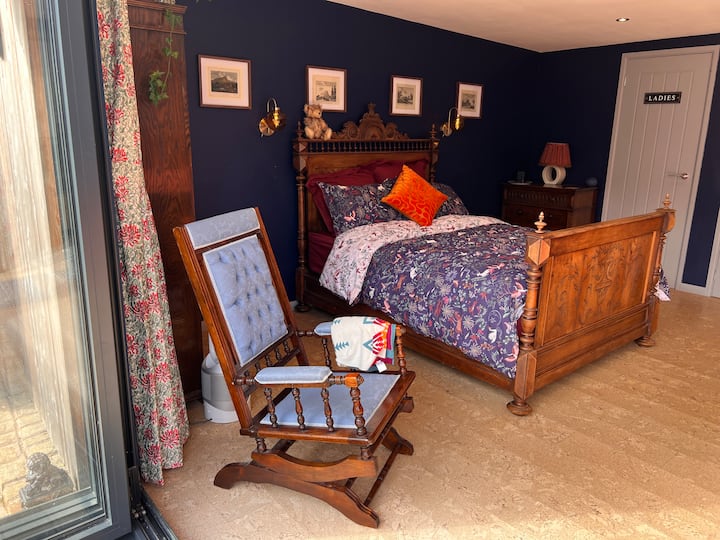High End Little Home With Antique Style - Tarporley