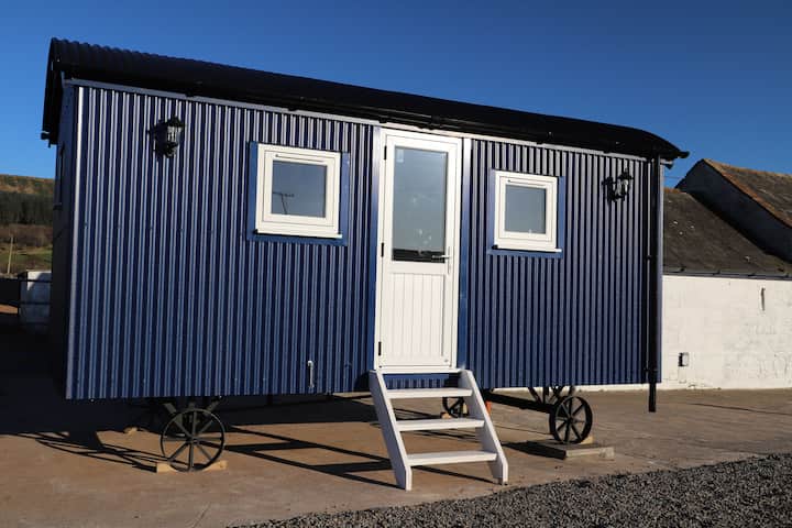 Shepherd's Hut Near Dumfries With Plenty Of Hygge. - Dumfries and Galloway