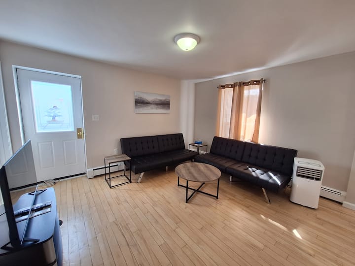Central 2br, Laundry, Full Kitchen, Deck - Kirkland Lake