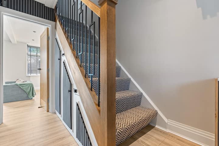 4-bed House. Newly Refurbished. Near Nec & Airport - Solihull