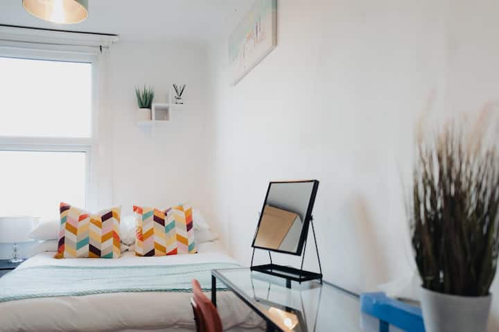 Private Cosy Seaside Couple's Escape - Herne Bay