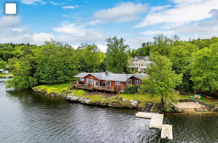 Stunning Lakefront Nest - Bethel