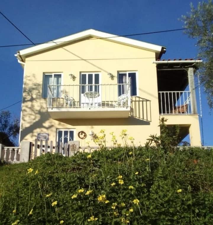 Casa Da Casimira. In Vineyard Village With Café - Miranda do Corvo