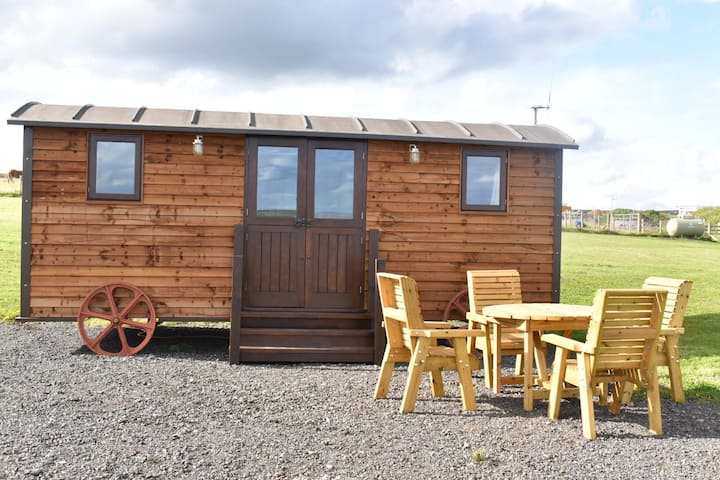 Rural Shepherd’s Hut Stay In Yorkshire - Hebden Bridge