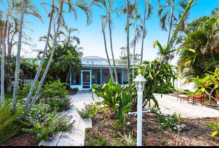 Artists Retreat, Walk To The Beach - Longboat Key, FL