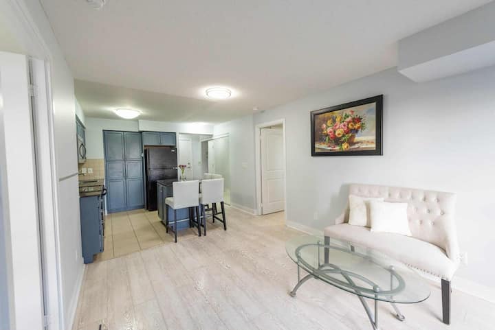 Clean, Chic & Cozy Apartment Near Mall & Airport - Mississauga