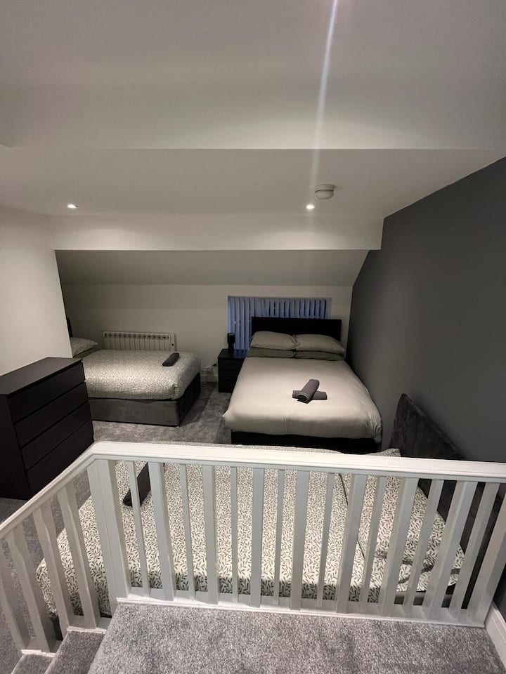 Central Location, Modern Stay, Free Parking - Liverpool