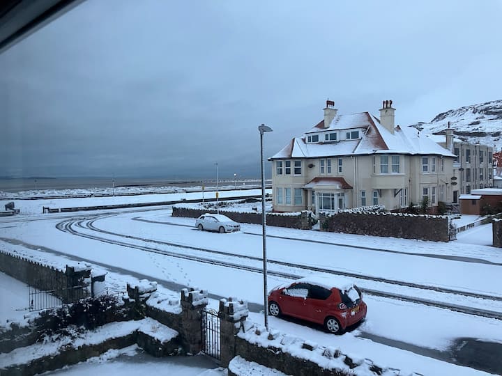 Boromeo,  Sleeps 8,  Stunning  Sea Views! - Llandudno