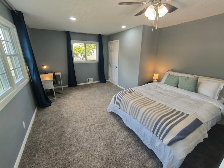 Bright & Modern Room | Near Hospitals & Downtown - Lexington, KY