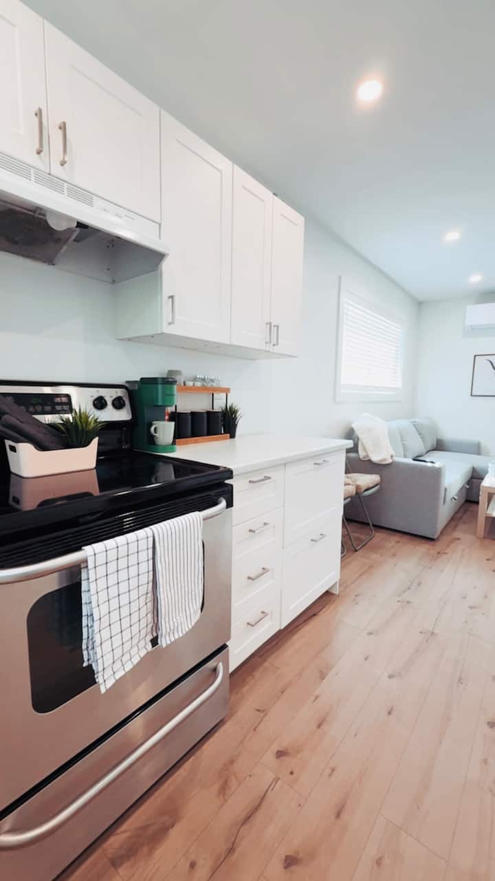 Garden Suite Getaway - Barrie