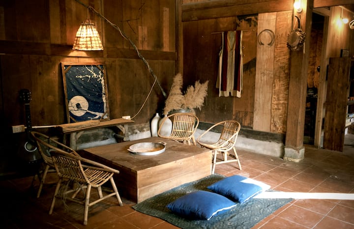 "Bluebird" By The Little Stream | Full House - China