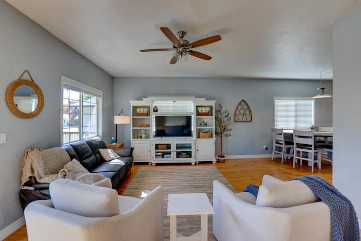 By Whitewater Park | Fire Pit+game Room - Boise State University, Boise