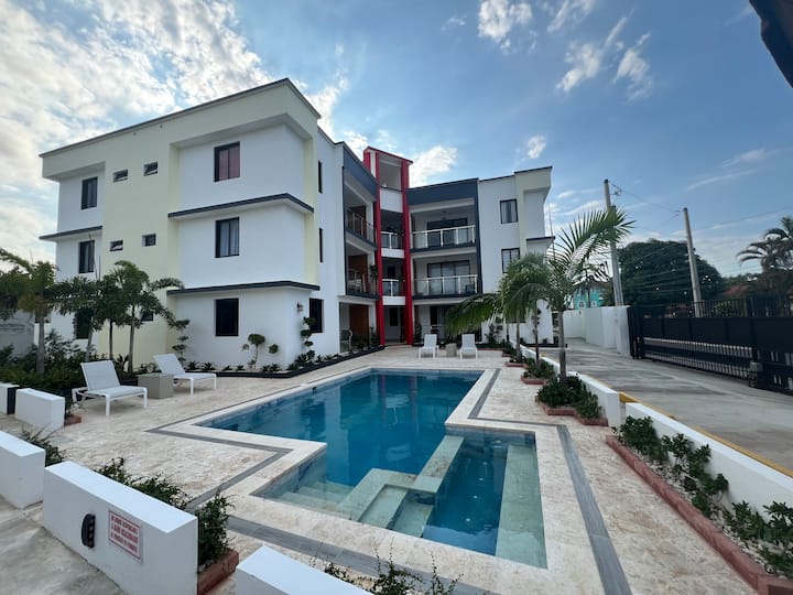 Moderno Apartamento Con Piscina Y Balcón En Sosúa - Sosúa