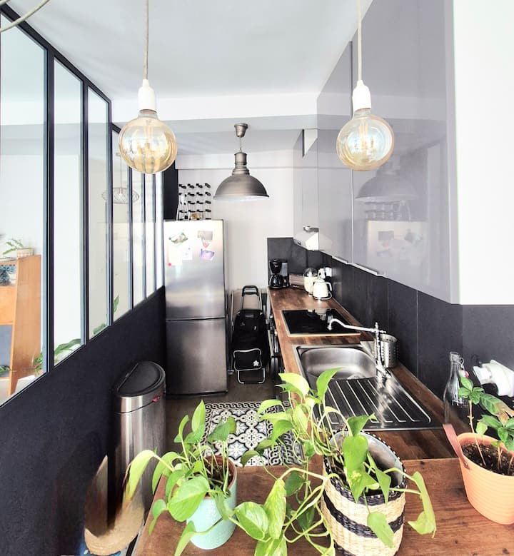 Un Spacieux Appartement Lumineux Et Confortable - Paris