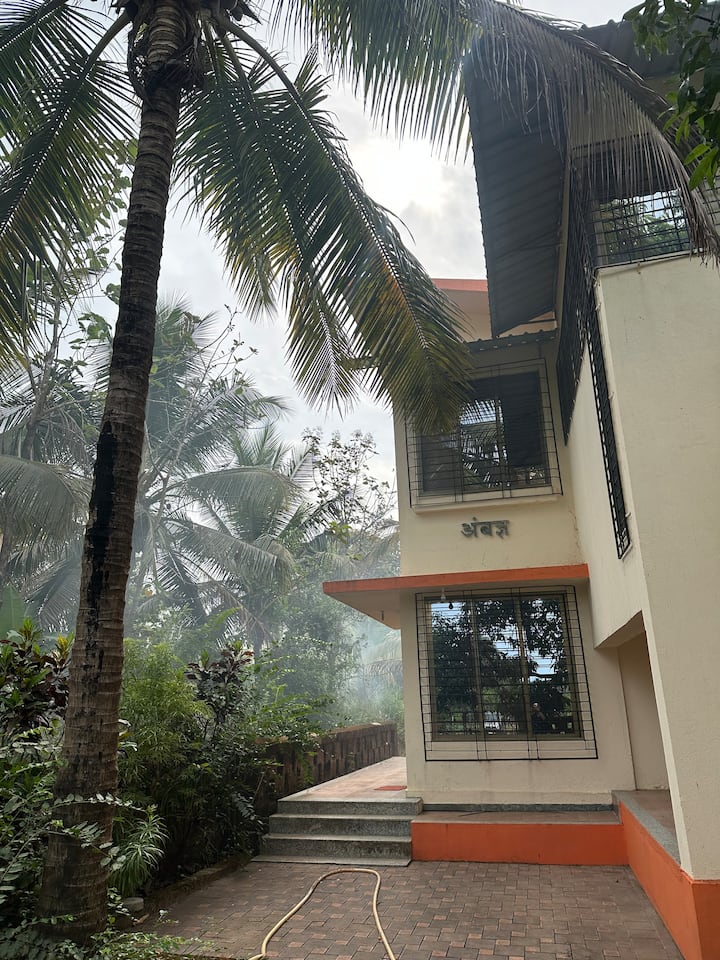 Homely Nature Retreat-spacious Bungalow-near Beach - Vengurla