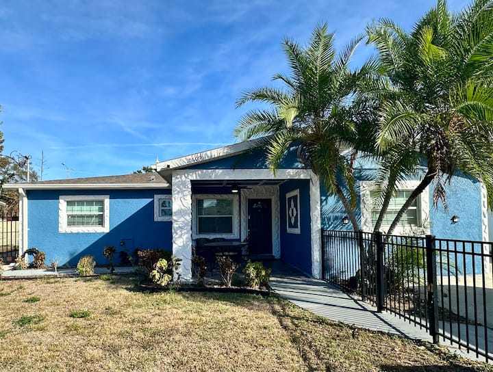 Spacious Tampa Getaway•near Usf & Busch Gardens - Busch Gardens Tampa Bay