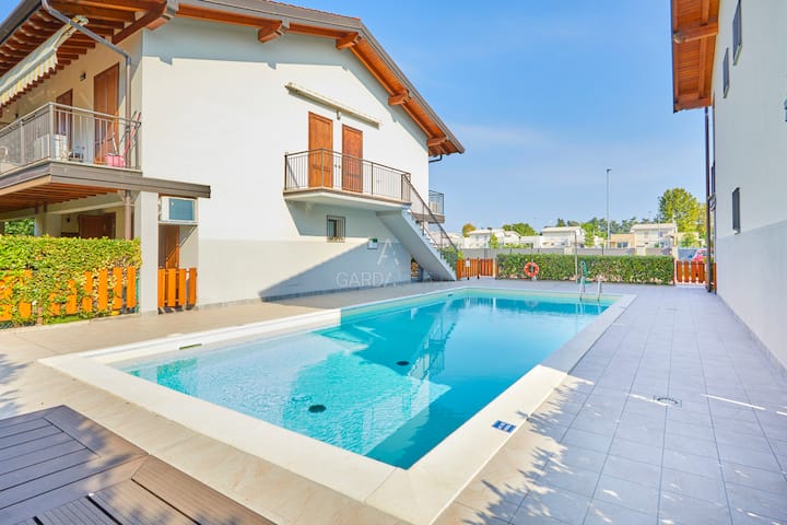 Casa Azzurra - Relax Con Giardino E Piscina - Sirmione