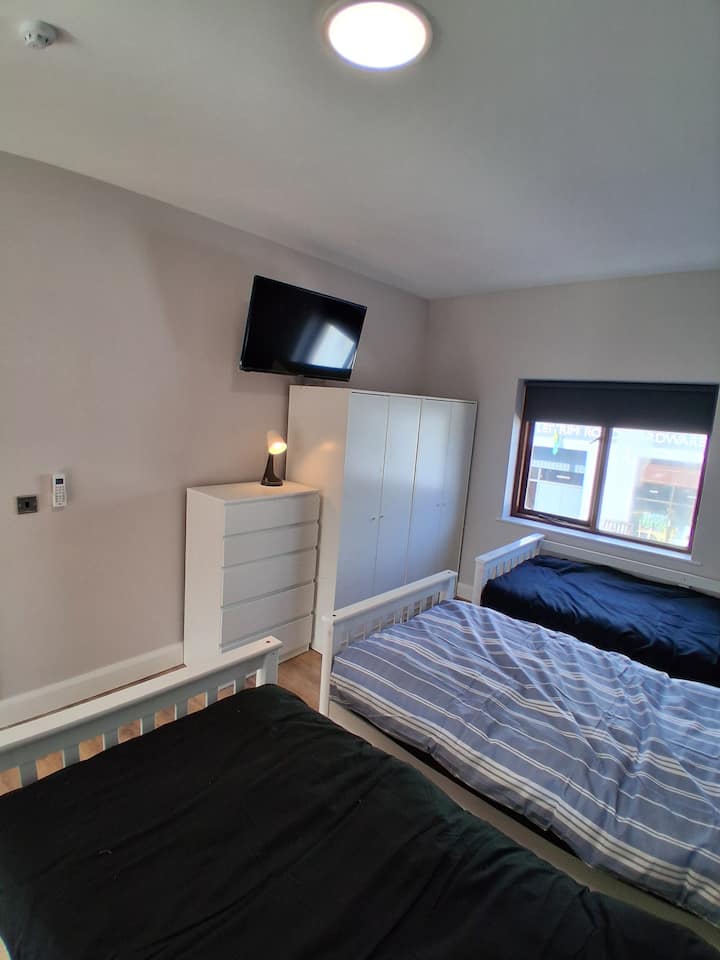 The Leitrim Room - Leitrim Village