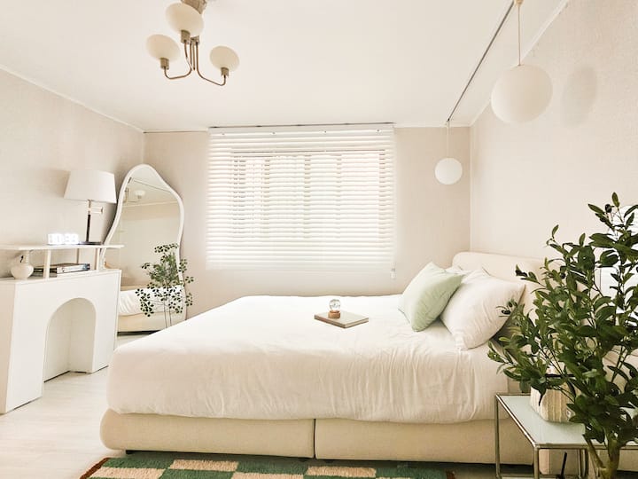 [신규오픈]#논현역3분#전통시장#강남.코엑스.롯데월드.kspo돔.홍대.명동#k뷰티성형#맛집 - Seoul