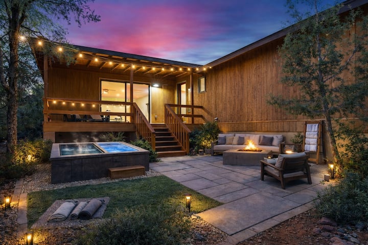 Stylish Spa Retreat | Hot Tub, Sauna, Cold Plunge - Sedona, AZ
