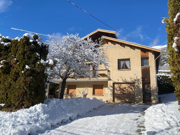 Maison Au Calme Vue Panoramique Sur Les Montagnes - Briançon